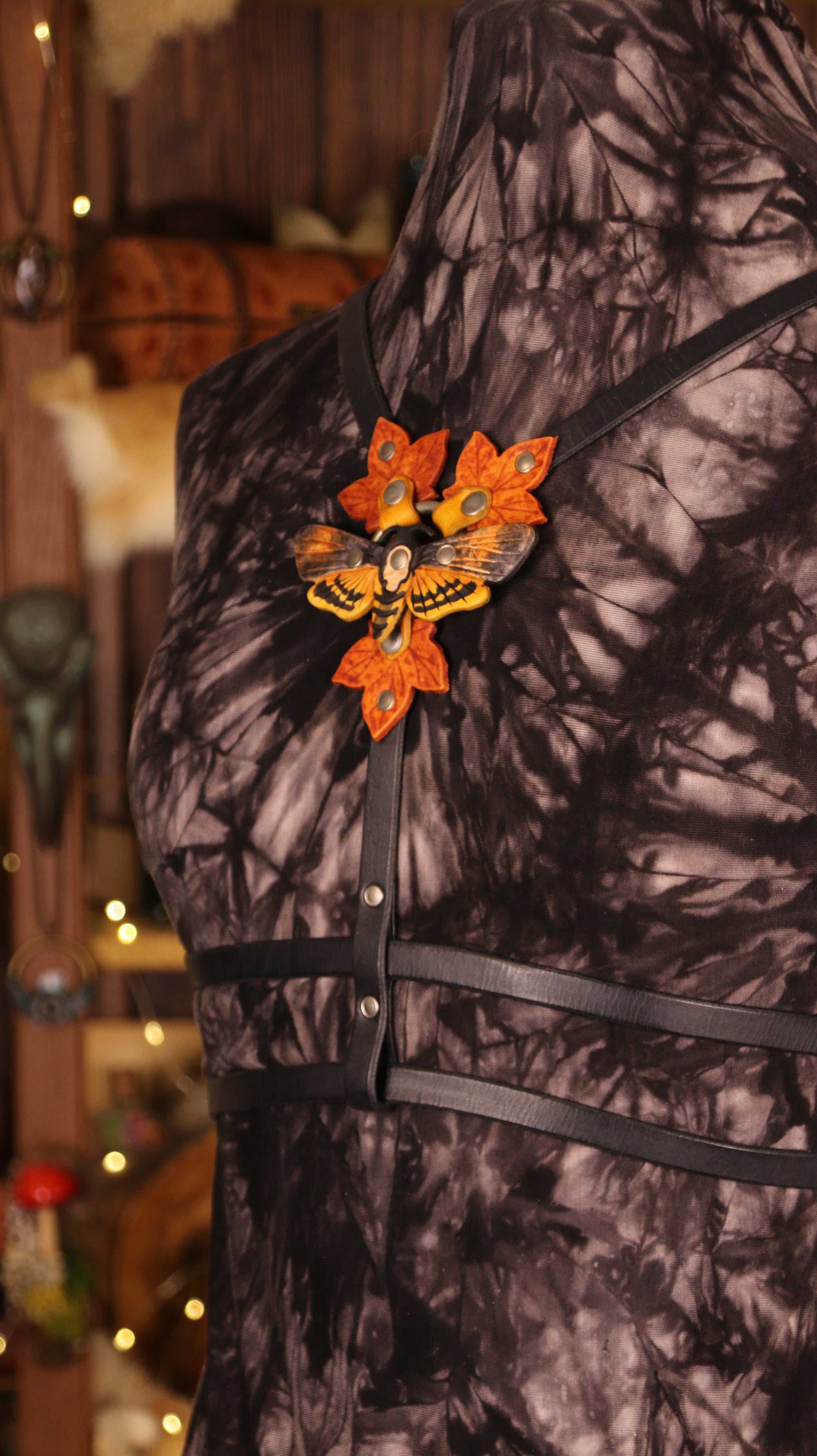 Basic Witch Harness in Ivy – Foxes and Ravens