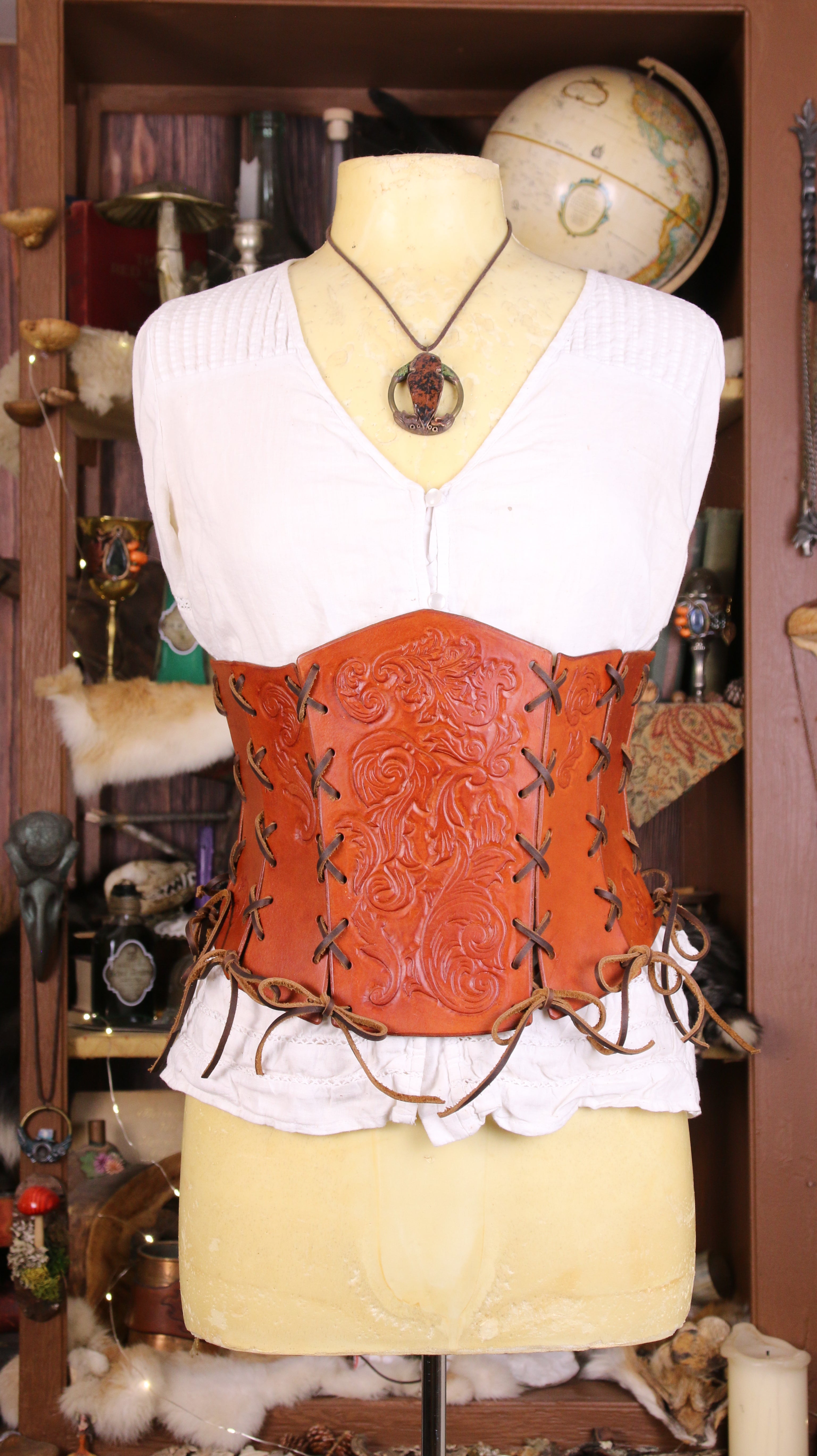 Filigree Corset - Handmade Leather Corset for Fantasy Fans – Foxes and ...