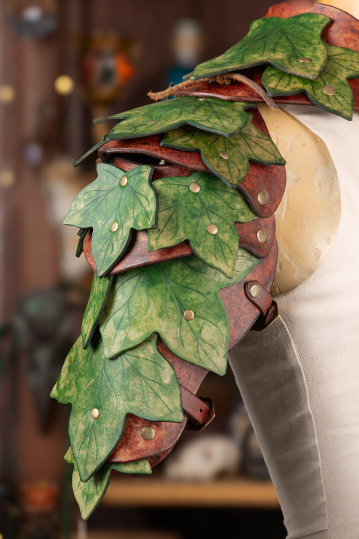 Leaf Armour – Foxes and Ravens