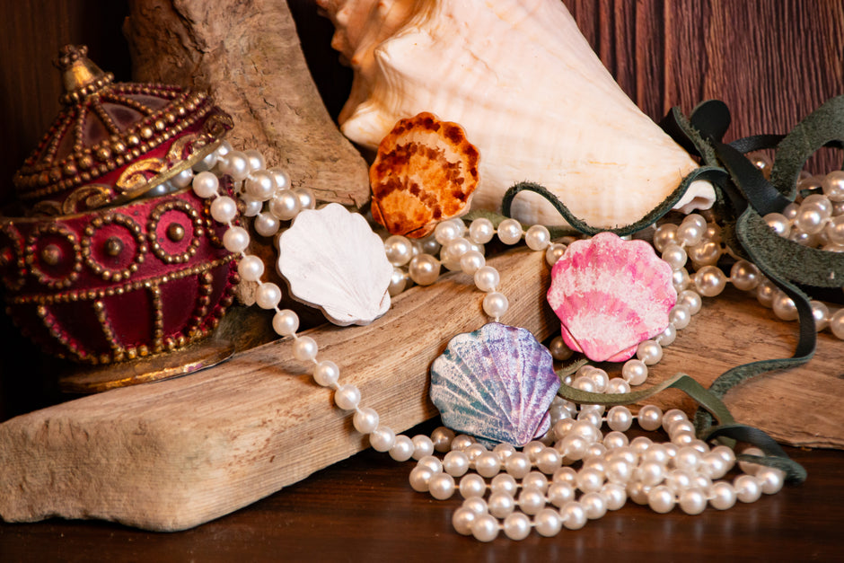 The Cove: Home of Sirens and Sails – Foxes and Ravens