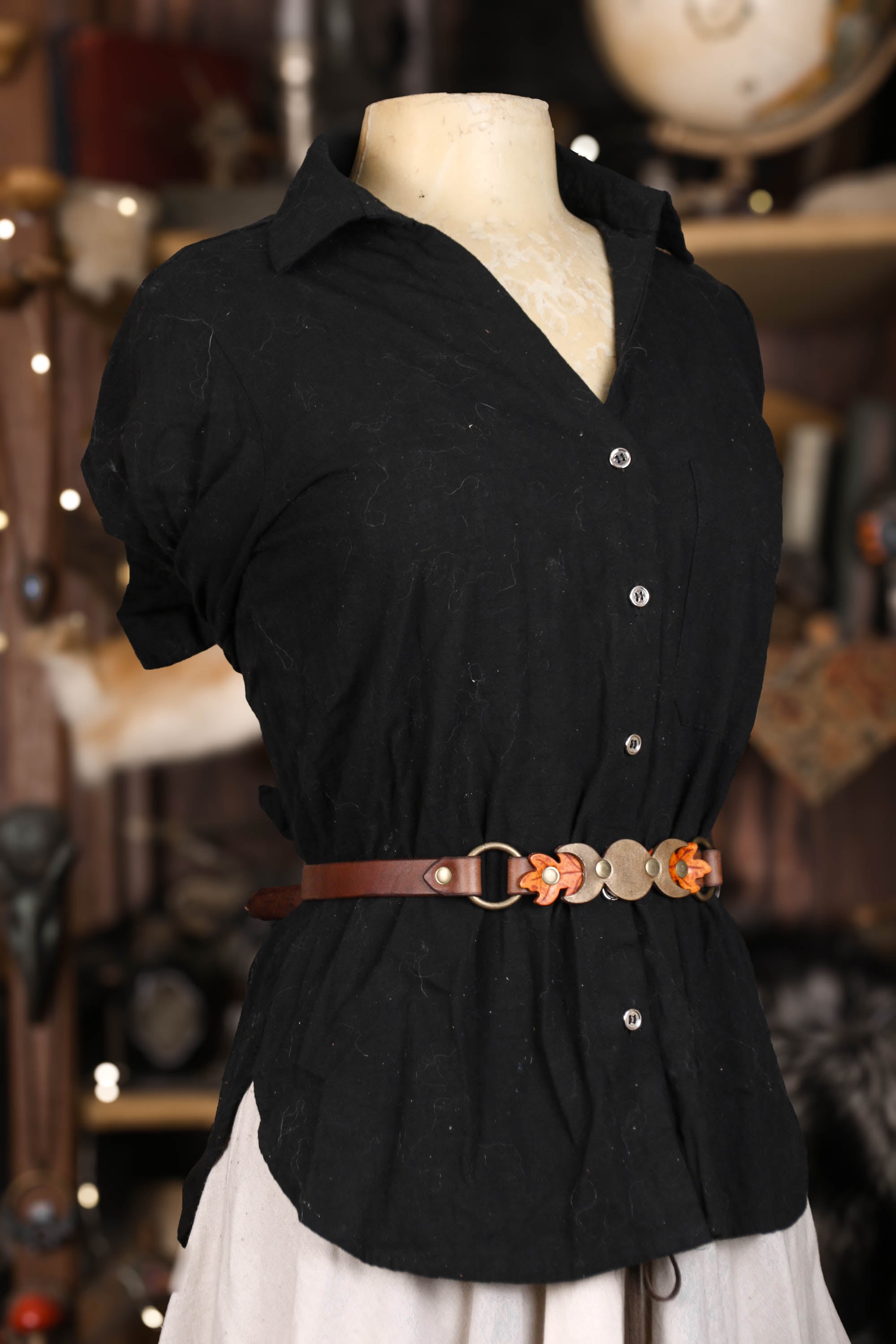 Basic Witch – Foxes and Ravens